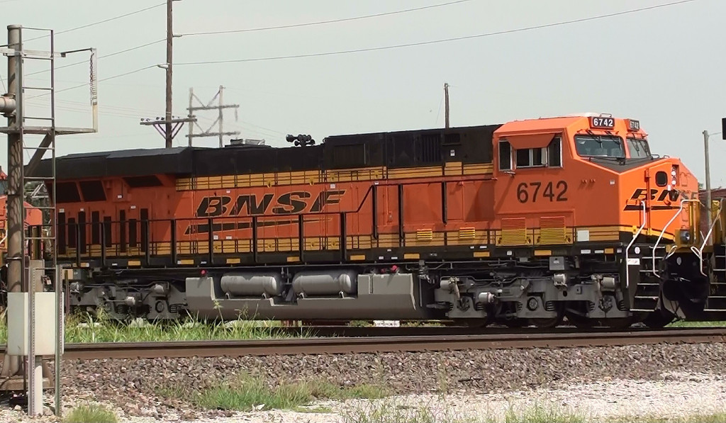 BNSF 6742